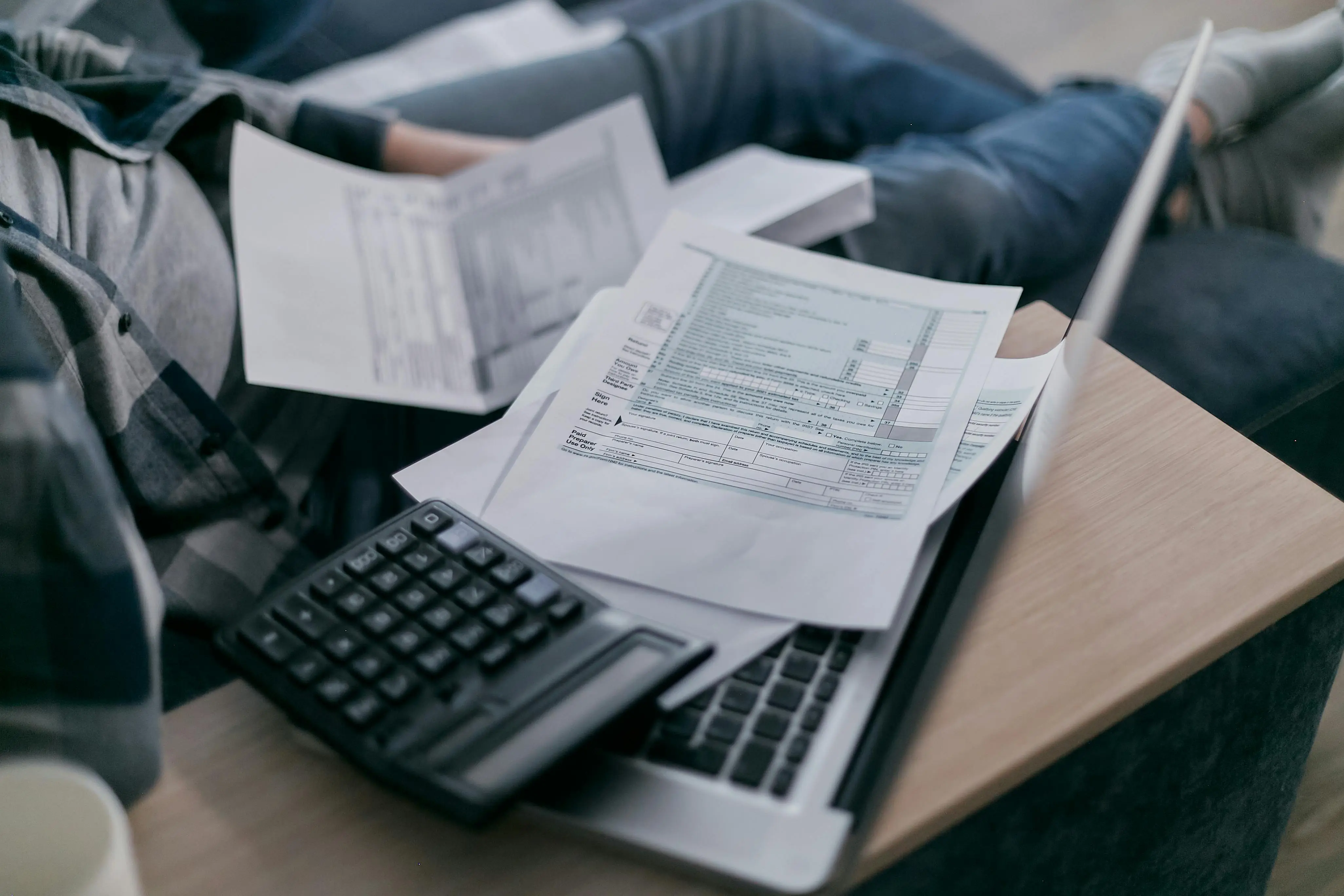 Cara Membuat Invoice di Excel dengan Mudah, Template VS Cara Manual